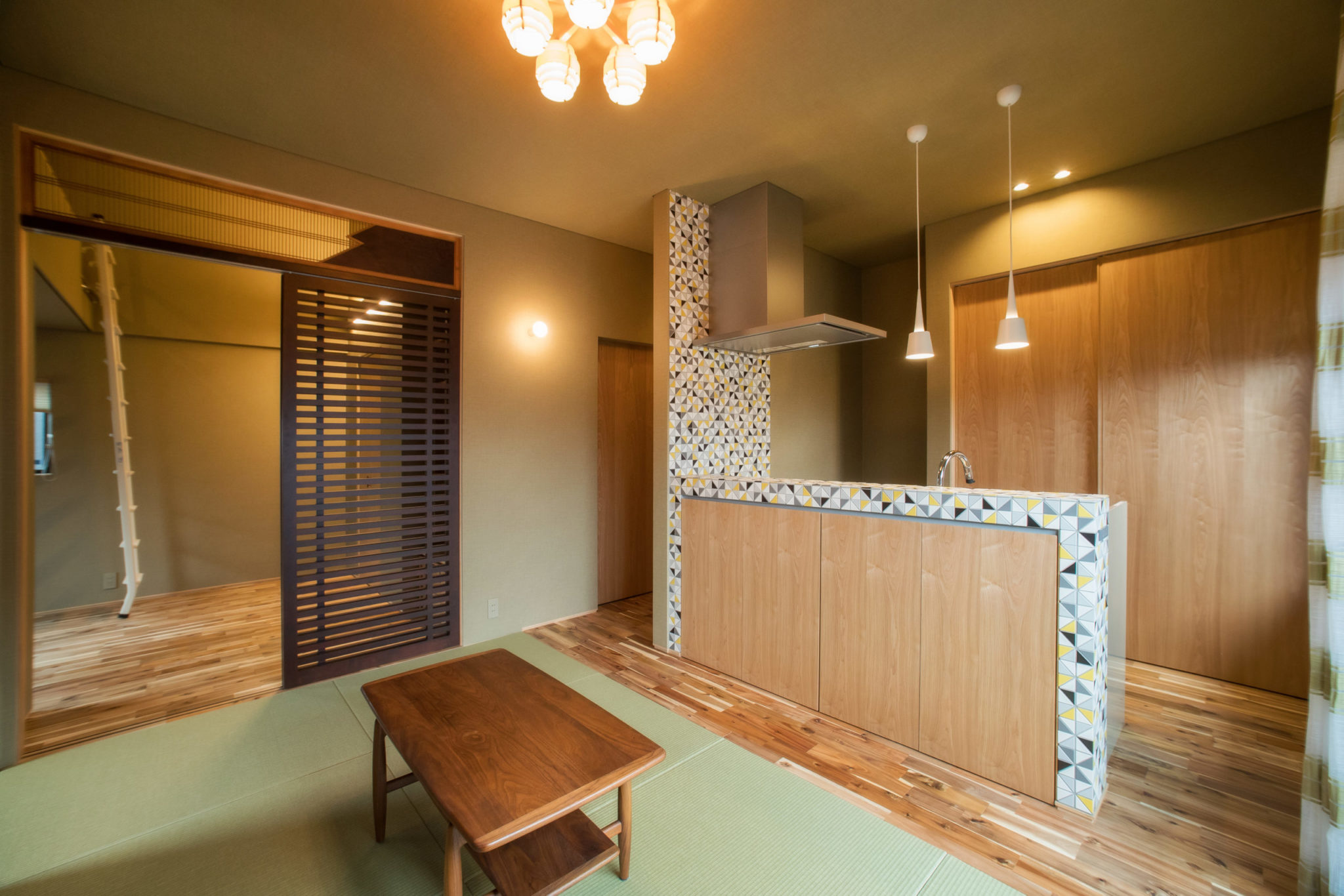 SLASH home | tiles by HiRATA TILE | 新築・リフォーム問わず皆様の豊かな暮らしをご提案します。